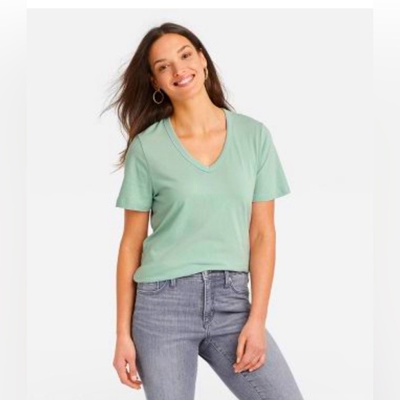 Universal Thread T Shirts
